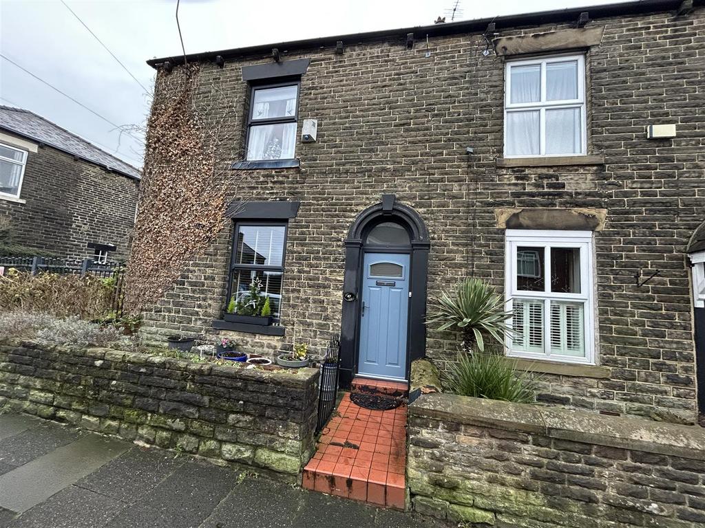 Thomas Street, Lees, Oldham 2 bed end of terrace house - £167,950