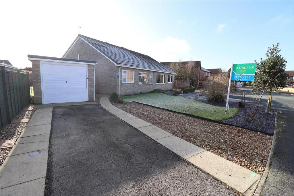 Westfield Road, Pocklington, York 2 bed semi-detached bungalow - £225,000