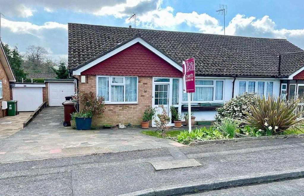 Arden Close, Bushey Heath, WD23. 2 bed bungalow for sale - £599,950
