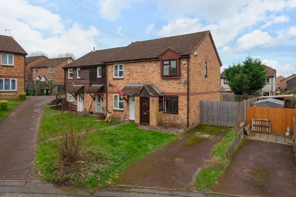 Murrain Drive, Downswood 2 bed end of terrace house - £1,450 pcm (£335 pw)
