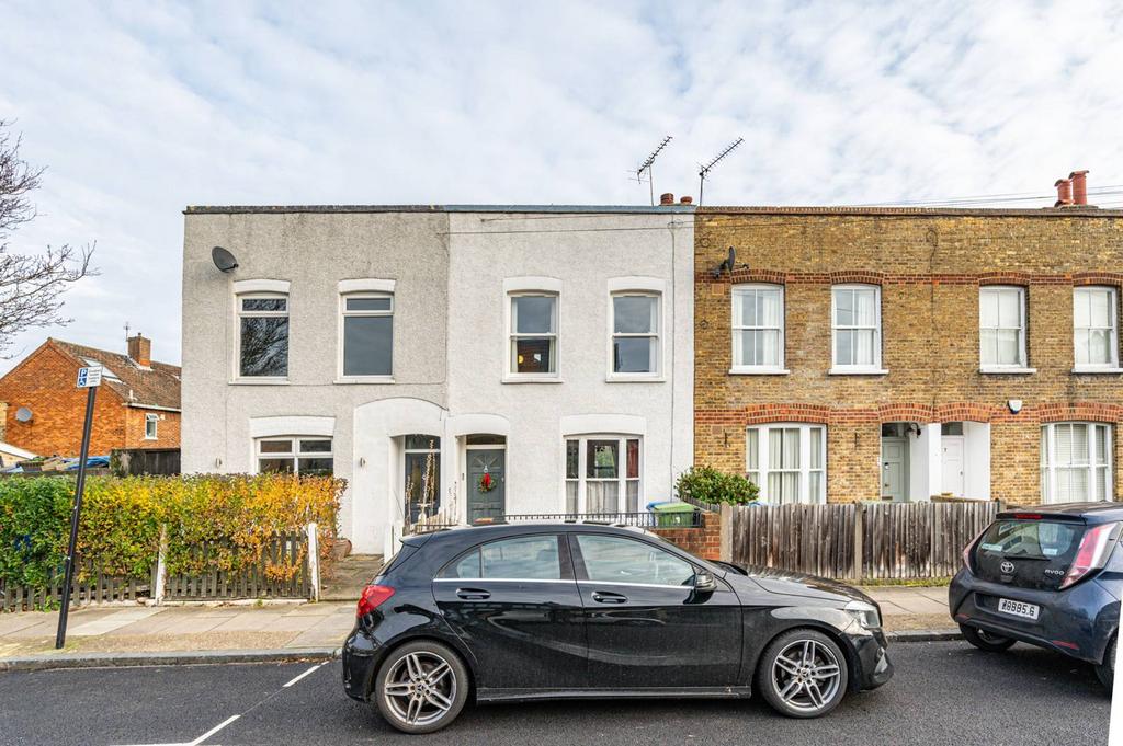 Howbury Road, Nunhead, London, SE15 3 bed house - £3,500 pcm (£808 pw)