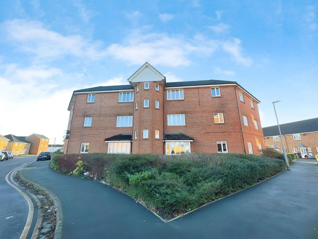 Woodhouse Road, Swindon, SN3 2GU 2 bed flat - £875 pcm (£202 pw)