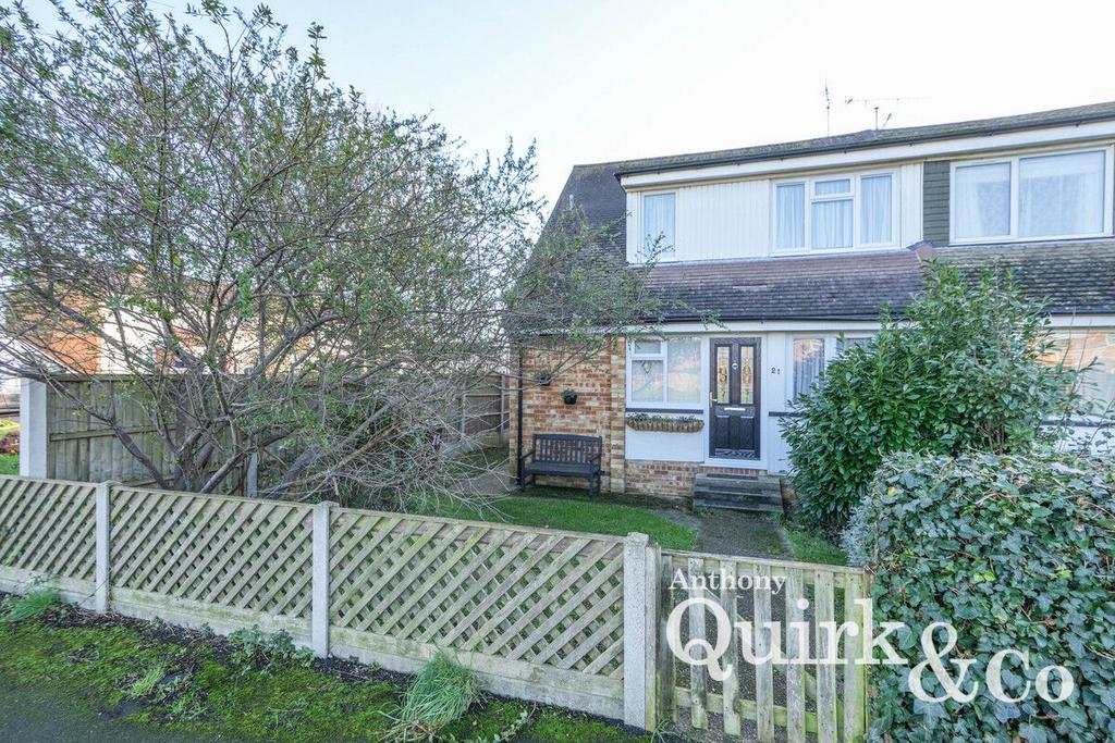 Cherry Close, Canvey Island, SS8 3 bed semi-detached house for sale - £290,000