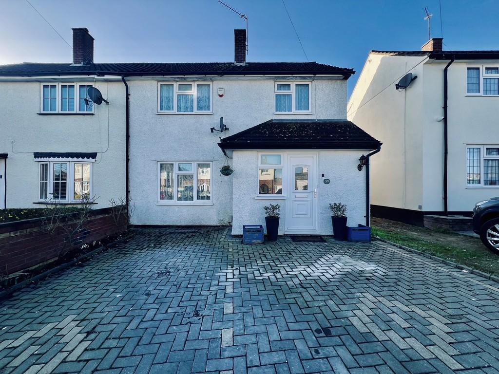 Newnham Avenue, Ruislip HA4 3 bed semi-detached house - £2,500 pcm (£ ...