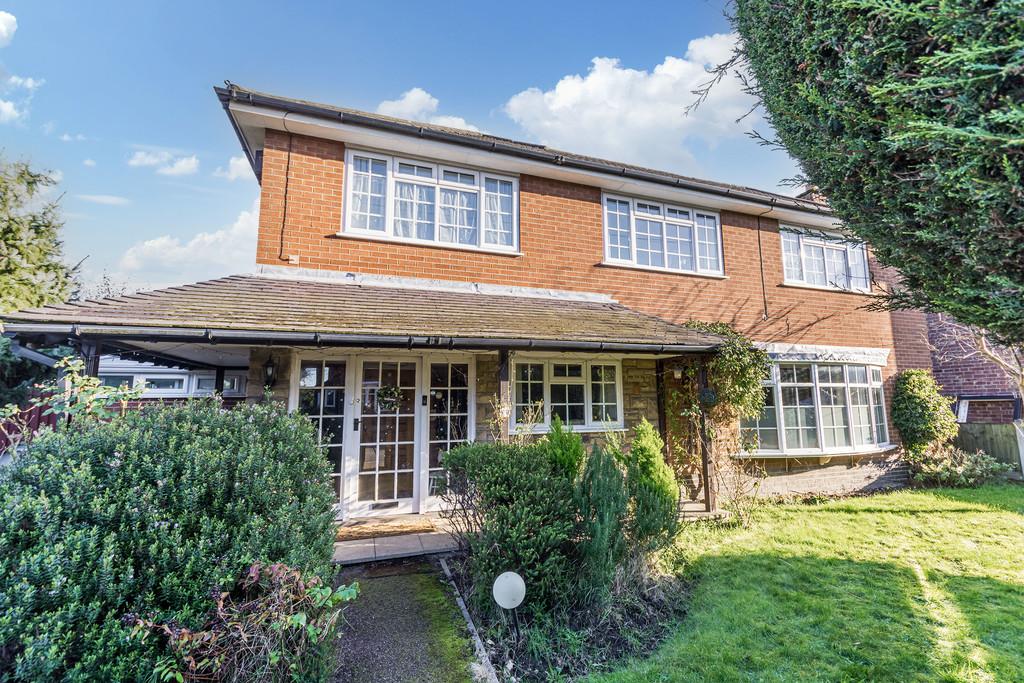 Briar Gate, NOTTINGHAM NG10 4 bed detached house - £495,000
