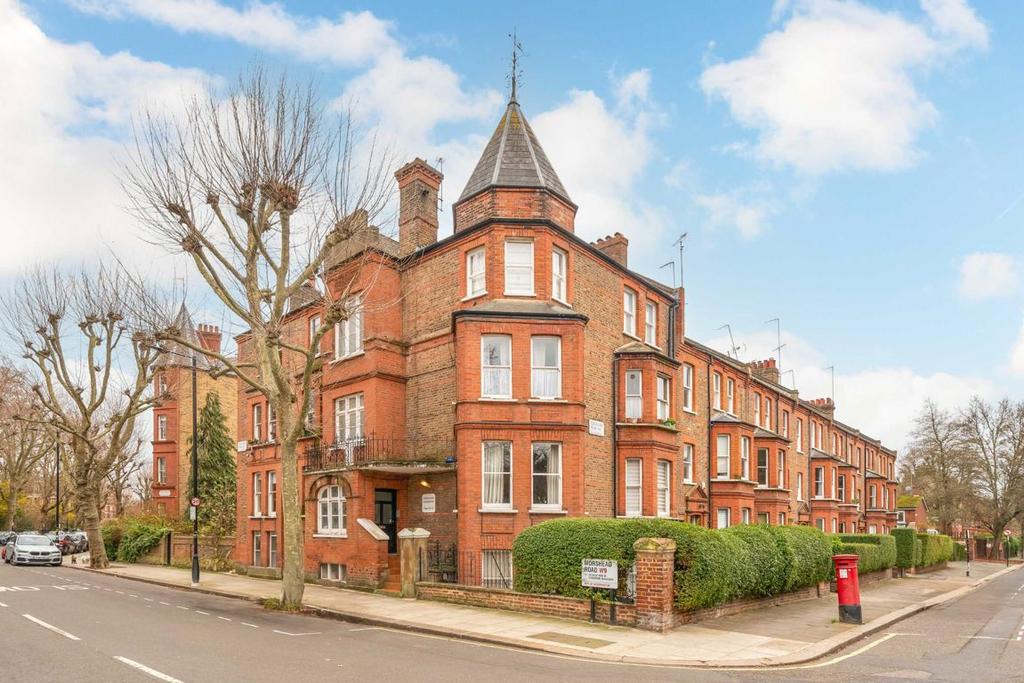 Essendine Road, London W9 4 bed flat - £3,683 pcm (£850 pw)