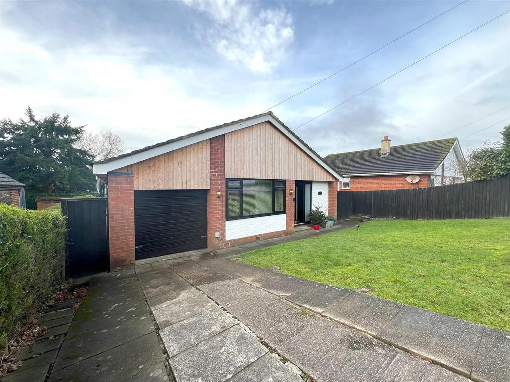 Beatty Drive, Congleton 3 bed detached bungalow - £299,995