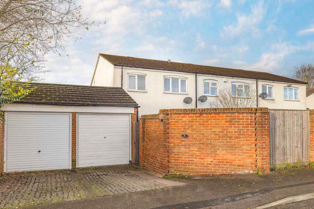 Goldsworthy Way, Slough SL1 3 bed end of terrace house for sale - £435,000