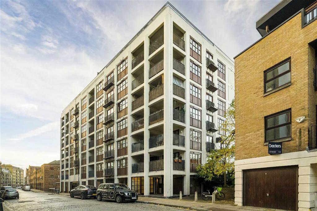 Wapping Wall, London E1W 2 bed flat - £995,000