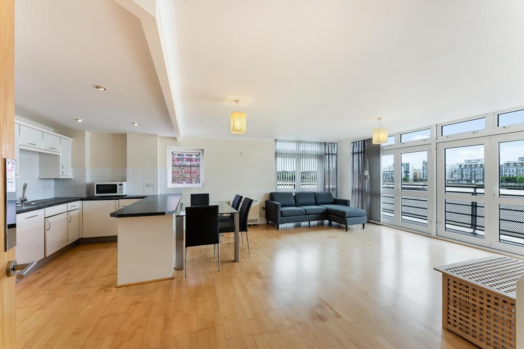 Langbourne Place, London, E14 2 bed flat - £2,600 pcm (£600 pw)