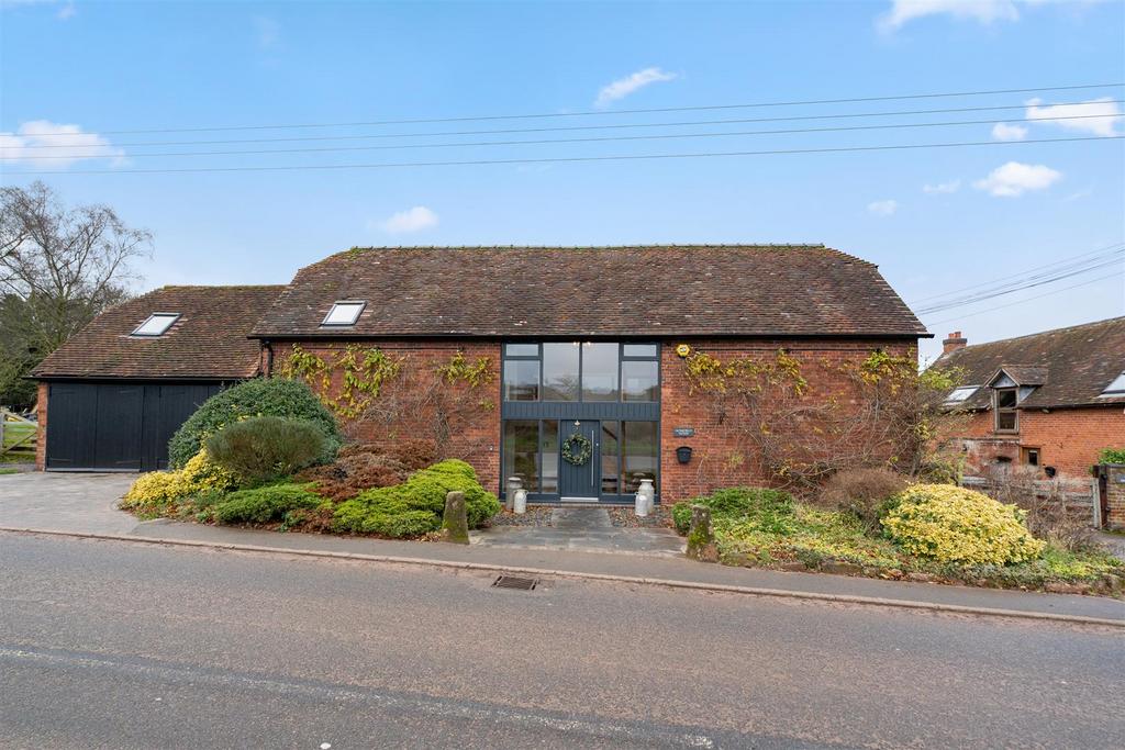 Packington Lane, Coleshill, Birmingham 4 bed barn conversion - £850,000