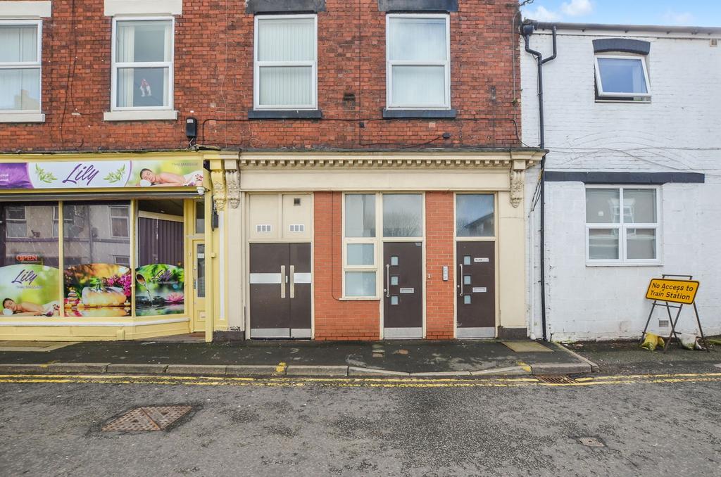 High Street, Runcorn, WA7 1JF 1 bed flat - £550 pcm (£127 pw)