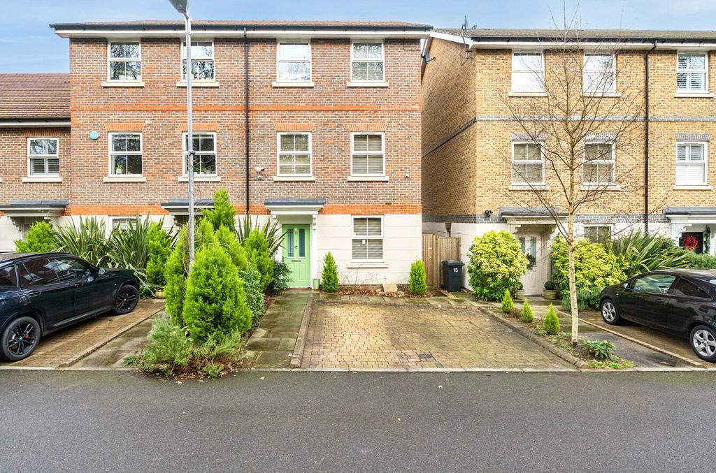 Kirk Close, Tilehurst, Reading 3 bed end of terrace house - £525,000
