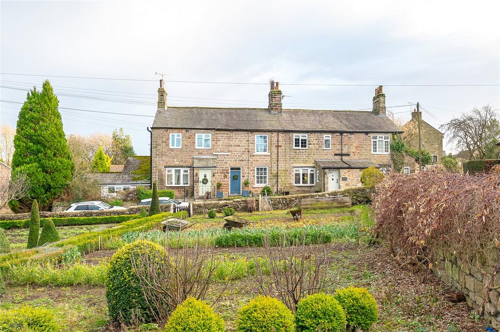 The Crescent, Sicklinghall, LS22 2 bed terraced house - £350,000