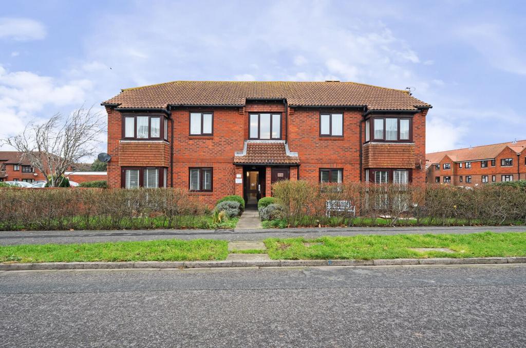Priestley Way, Middleton-On-Sea, PO22 1 bed flat for sale - £125,000