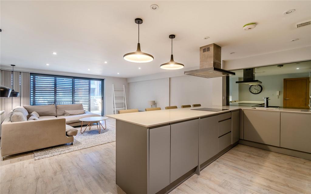 Alexander Court, Dee Lane, Chester... 2 bed duplex - £1,200 pcm (£277 pw)