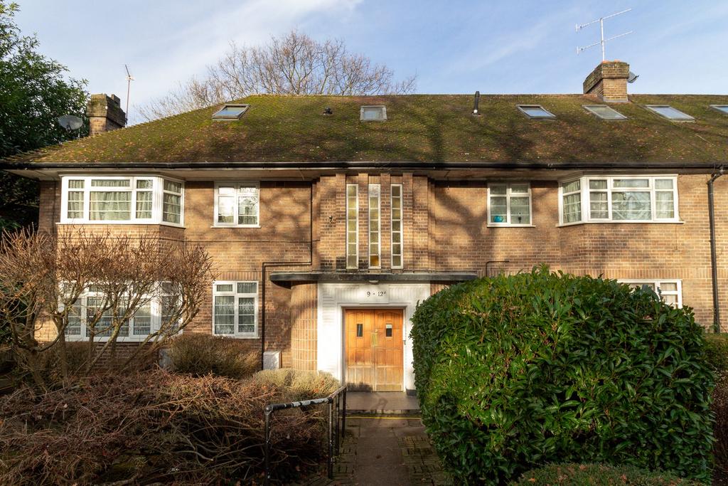 Heronsgate, Edgware, HA8 1 bed apartment - £275,000