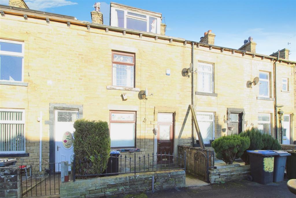 Haycliffe Terrace, Bradford BD5 2 bed terraced house - £70,000
