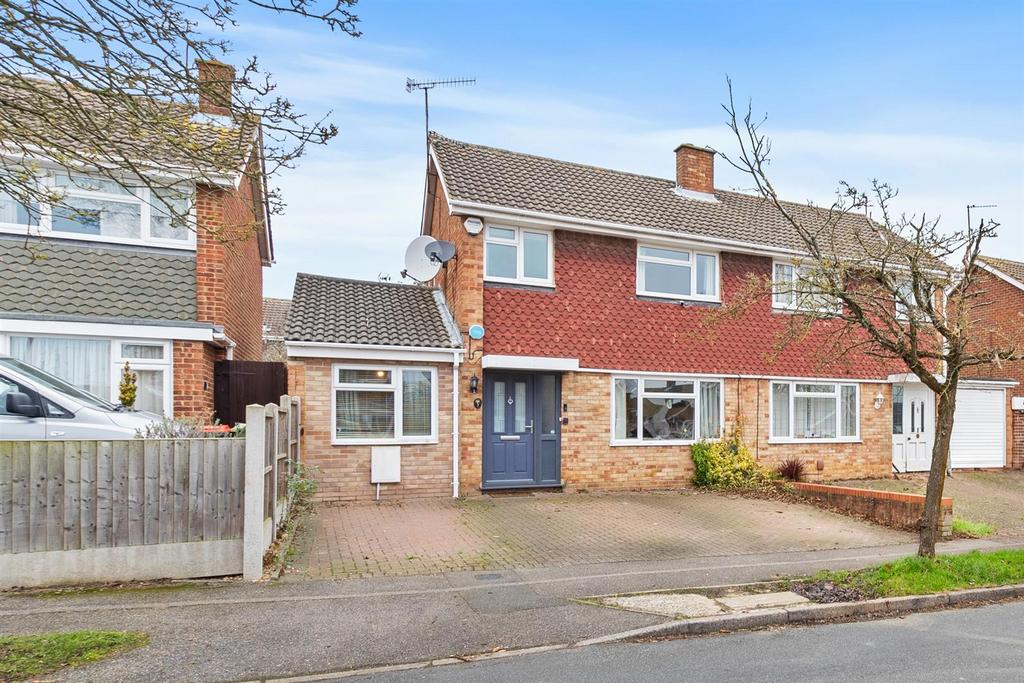 Calluna Drive, Milton Keynes MK3 3 bed semi-detached house for sale - £ ...