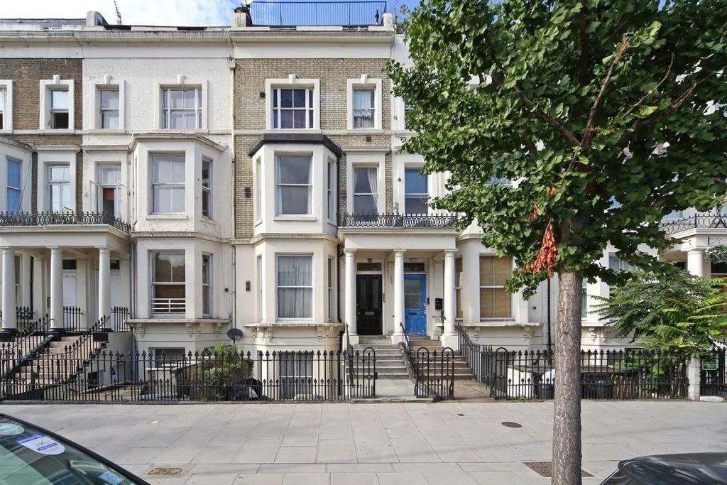 West Cromwell Road, SW5 2 bed apartment - £2,492 pcm (£575 pw)
