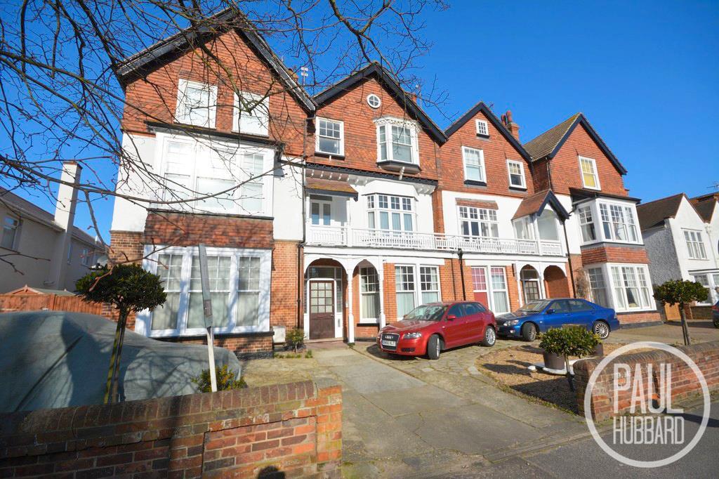 Banner Court, Kirkley Cliff Road... 1 bed apartment - £115,000