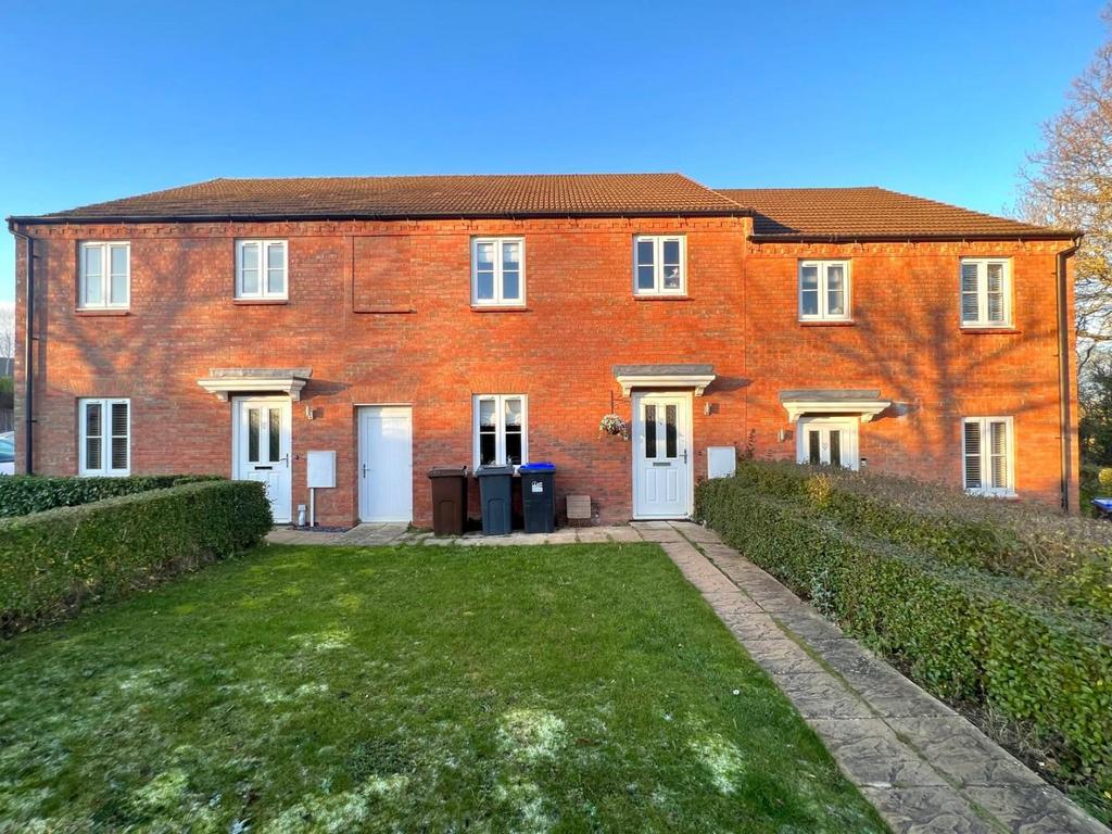 Sears Close, Flore, Northamptonshire NN7 3 bed terraced house - £116,000