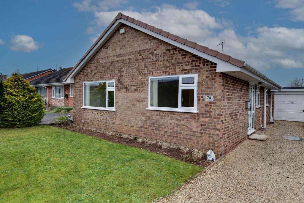 The Beeches, Holly Green, Upton upon... 3 bed detached bungalow - £ ...