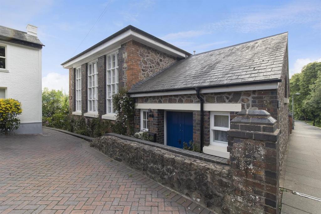 Milestone House, North Malvern Road... 2 bed maisonette for sale - £315,000