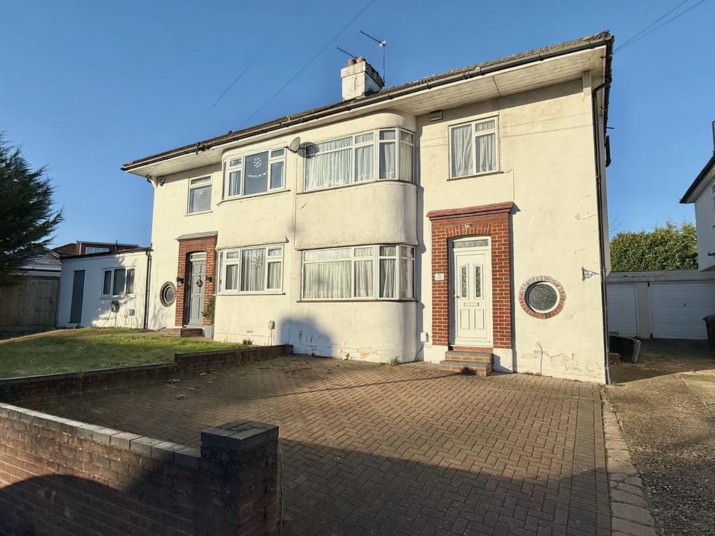 Woodmere Avenue, Watford, WD24 3 bed semi-detached house for sale - £ ...