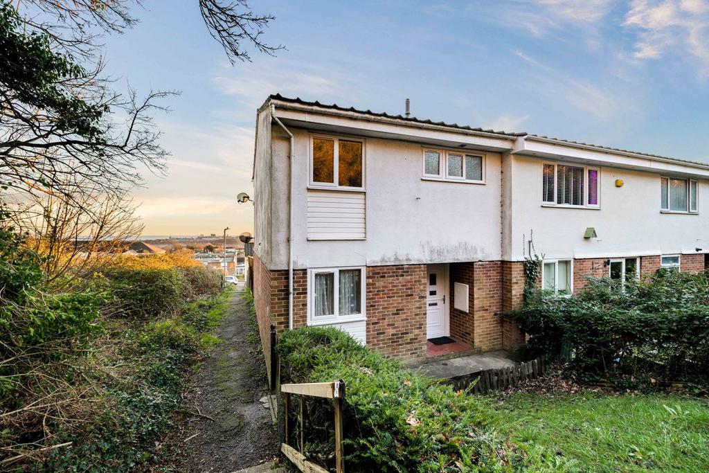 Pilgrim Spring, Folkestone, CT19 3 bed end of terrace house for sale ...