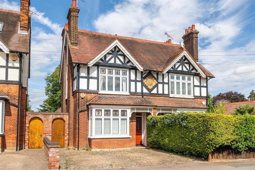 Rosebery Avenue, Linslade, Leighton... 4 bed semi-detached house for ...