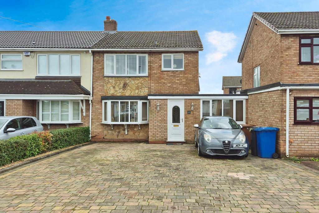 Dursley Road, Burntwood, WS7 2DS 3 bed semi-detached house - £250,000