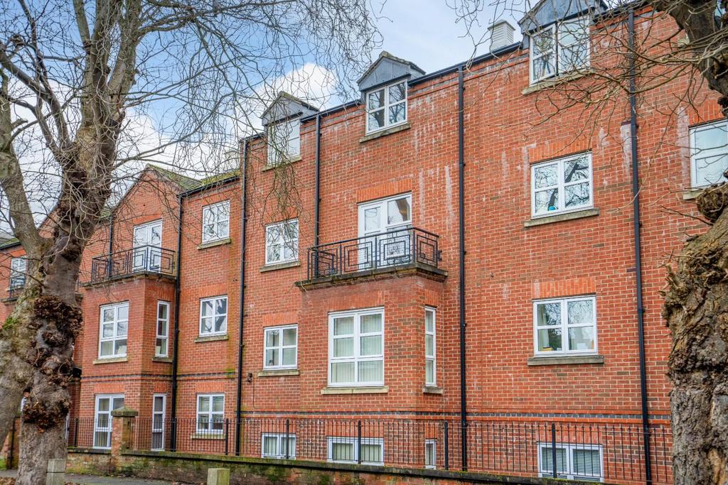 Lawrence Street, York 2 bed apartment - £220,000