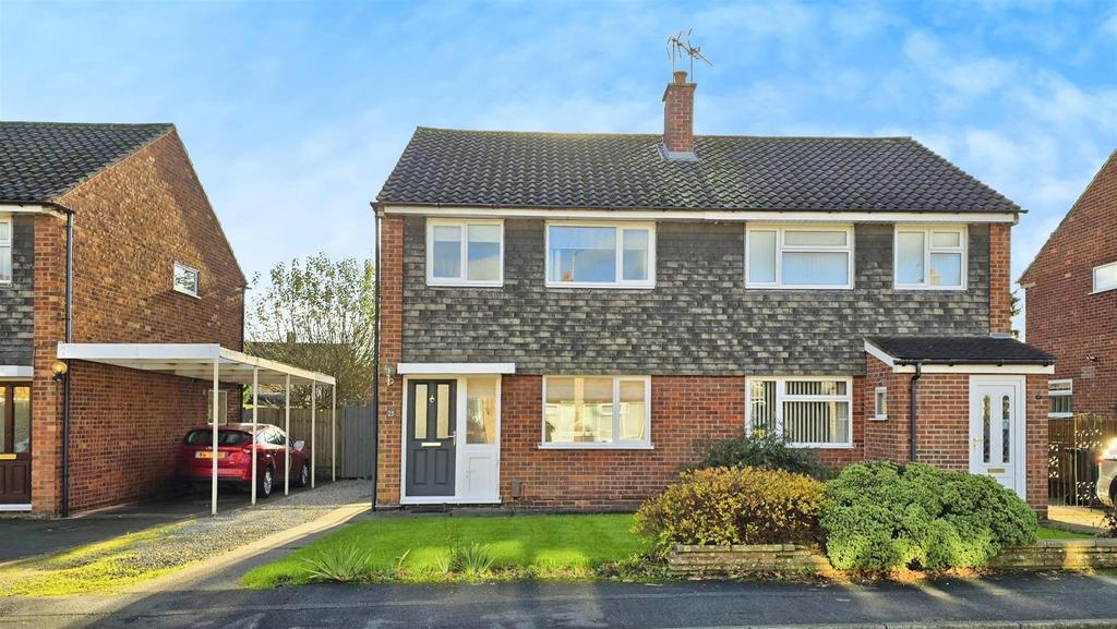 Hoylake Court, Mickleover 3 bed semi-detached house - £260,000