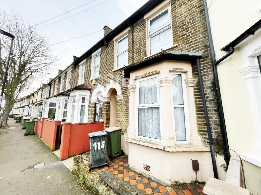 Corporation Street, London E15 3 bed terraced house - £2,350 pcm (£542 pw)