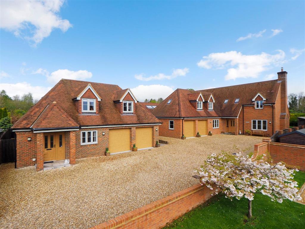 Beech Close, Penton Harroway, SP11 0QY 6 bed detached house - £1,250,000