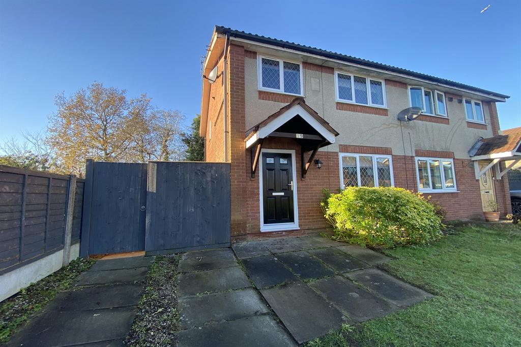 Mardon Close, Knutsford 3 bed semi-detached house - £1,250 pcm (£288 pw)