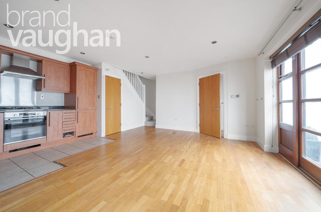 Medina Place, Hove, East Sussex, BN3 2 bed terraced house - £1,550 pcm ...