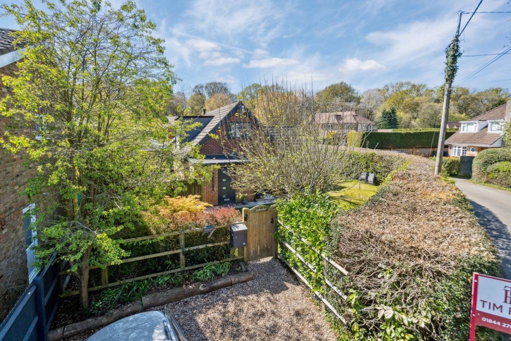 Chapel Lane, High Wycombe HP14 3 bed detached house for sale - £675,000