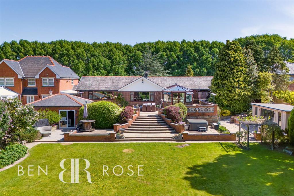 Clover Road, Chorley 5 bed detached bungalow for sale - £849,995