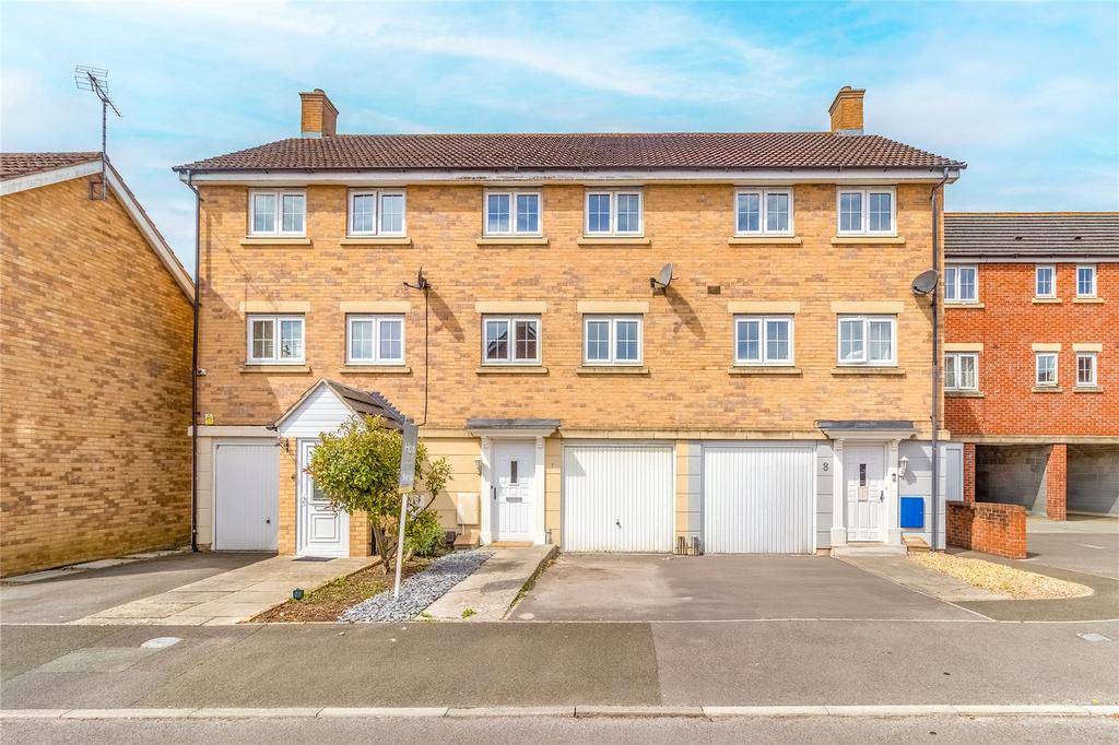 Bradshaw Court, Swindon SN25 3 bed terraced house - £270,000