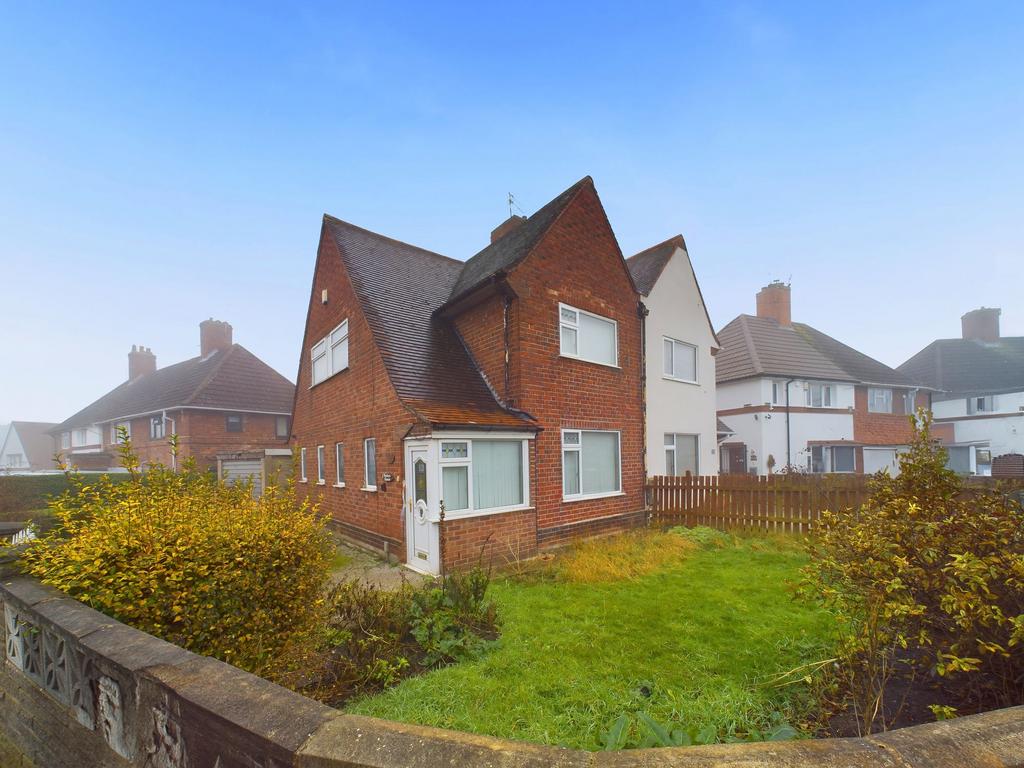 Findern Green, Nottingham NG3 3 bed semi-detached house - £150,000