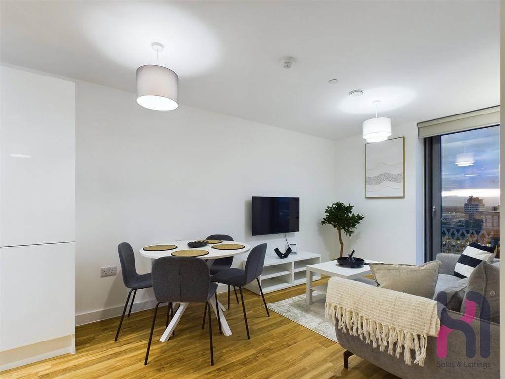 Media City, Michigan Point Tower D... 2 bed flat - £1,200 pcm (£277 pw)