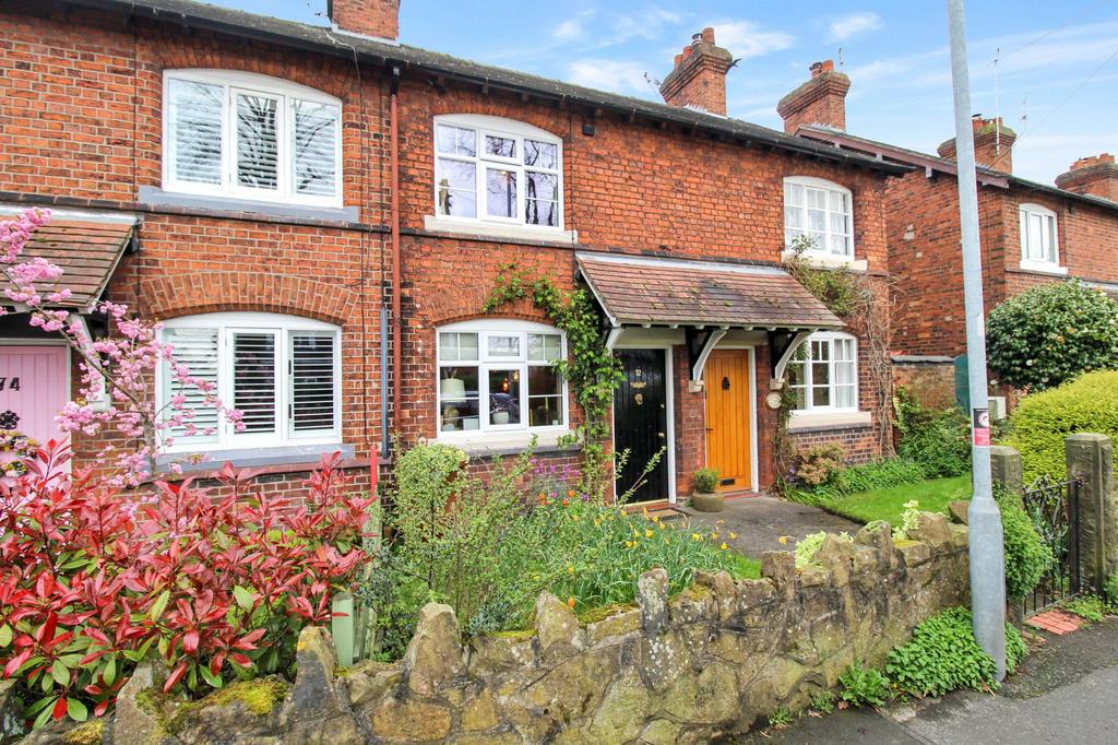 Hassall Road, Sandbach CW11 2 bed cottage - £275,000