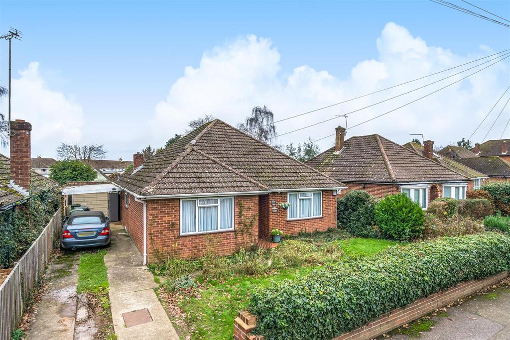 Sutton Road, Maidstone 3 bed detached bungalow for sale - £450,000