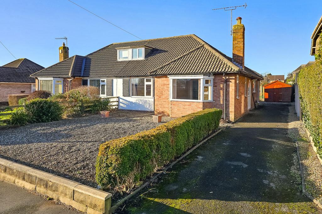 High Street, Harrogate, HG2 2 bed semi-detached bungalow for sale - £ ...