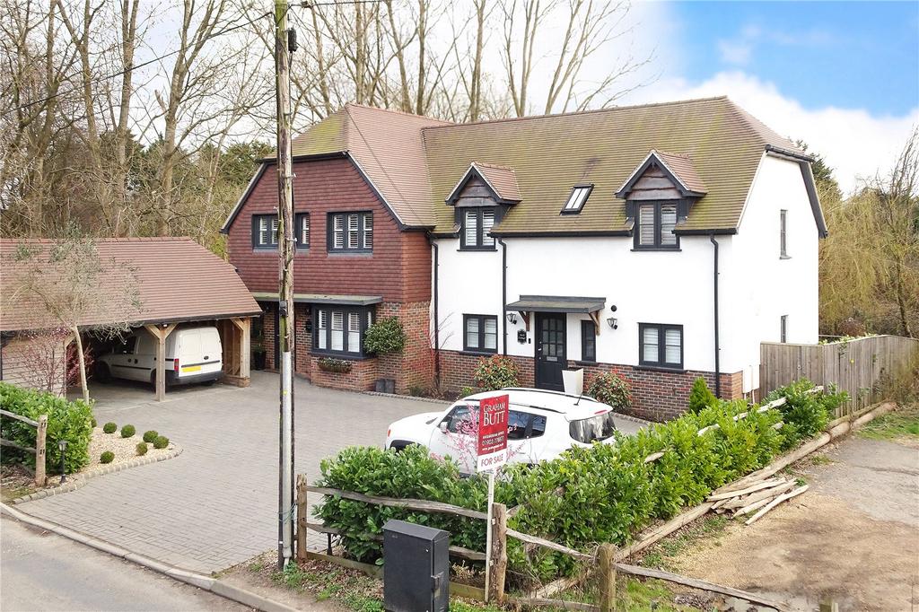 Water Lane, Angmering, West Sussex 3 bed semi-detached house - £465,000