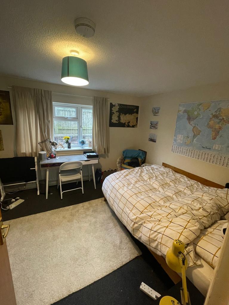 2 Manor Road, Manor Road, Bristol BS7 4 bed house - £2,700 pcm (£623 pw)
