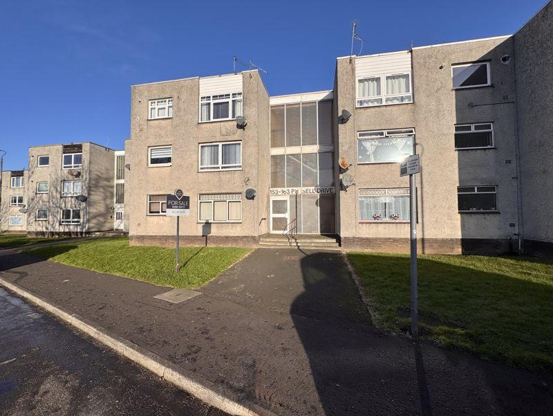 Russell Drive, Ayr 2 bed flat - £35,000