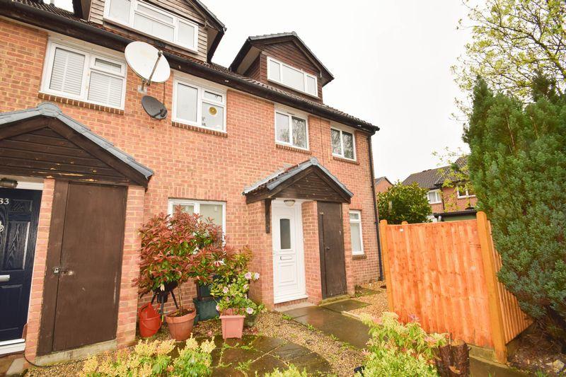 Brangwyn Crescent, London SW19 2 bed maisonette for sale - £425,000